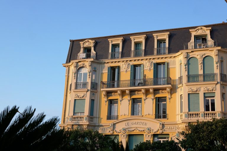 40+ French Transition Words to Boost Your Vocabulary | Clozemaster Blog